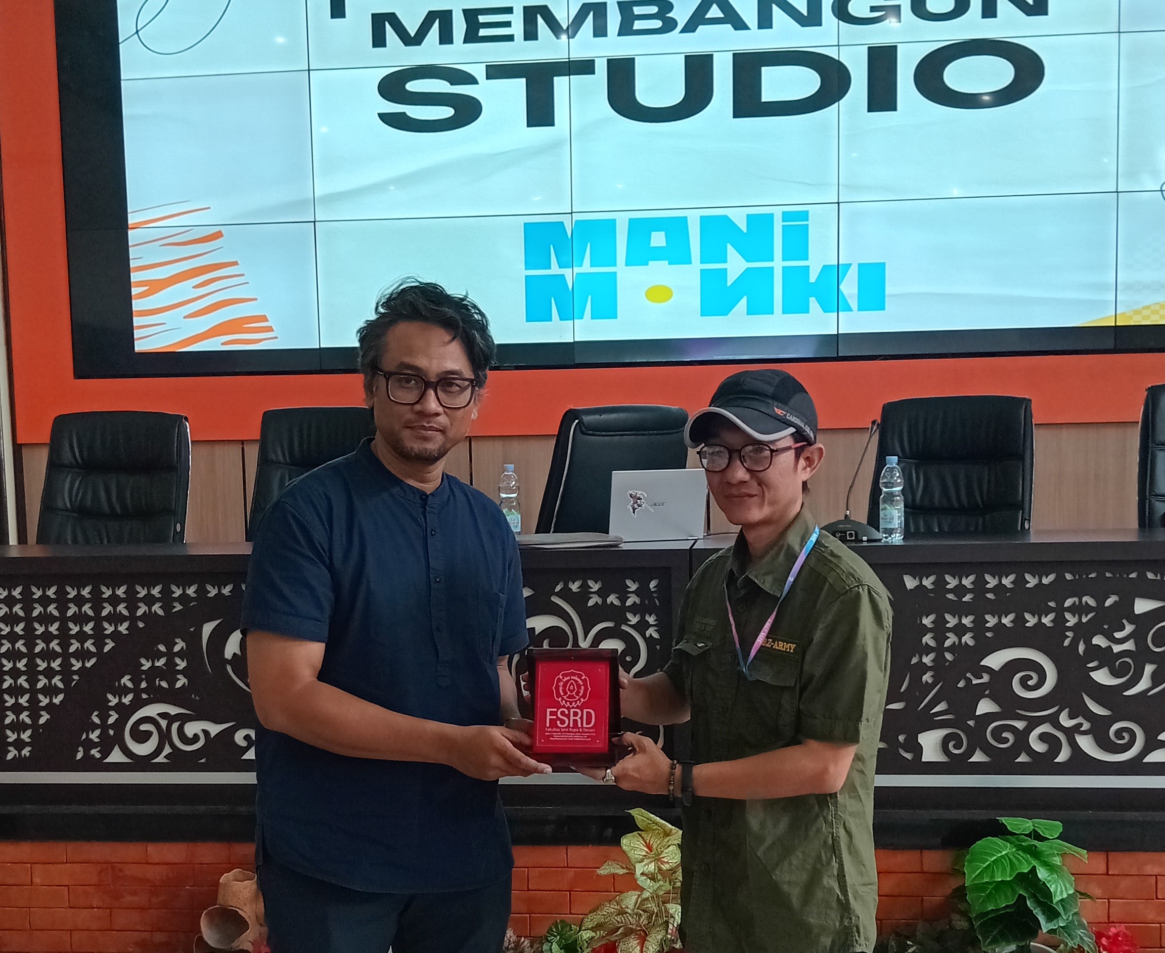 General Lecture Prodi DKV FSRD UNS Kupas Bagaimana Membangun Studio ...