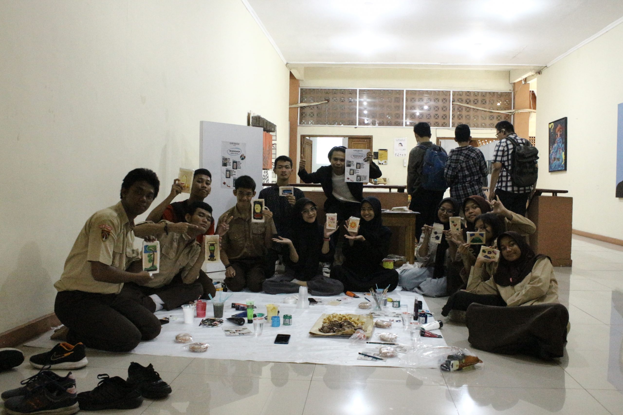 Kolaborasi dengan Teman Tuli, Mahasiswa Prodi Seni Rupa Murni FSRD UNS Gelar Pameran Seni dan ...