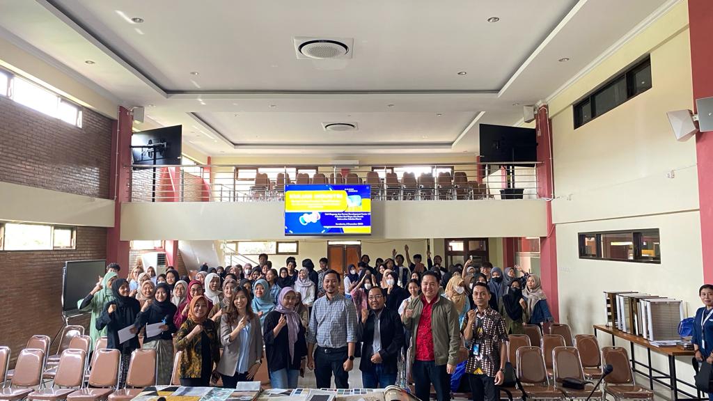 Internship Unit and Career Development Center (CDC) FSRD UNS Holds ...