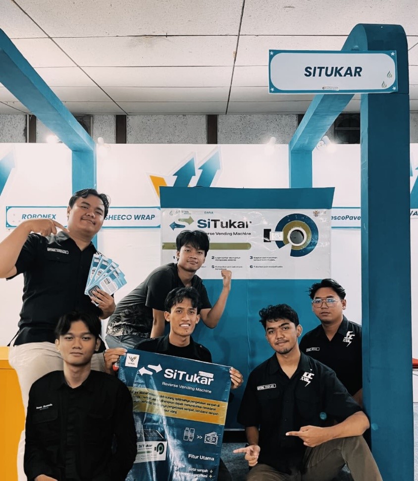 Tim Bisnis Mahasiswa Teknik Elektro Kembangkan Reverse Vending Machine “SiTukar” : Alat Tukar ...