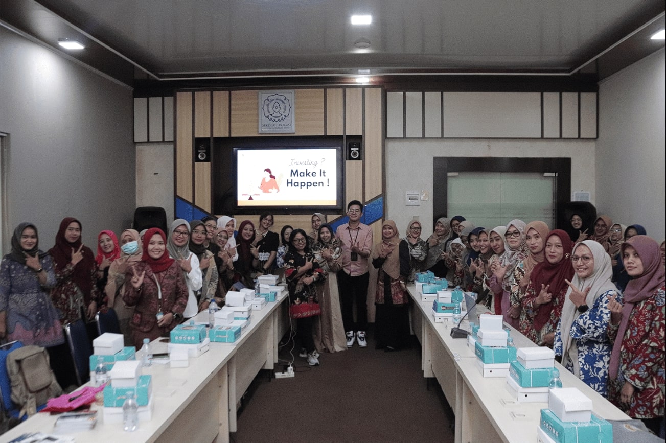Bursa Efek Indonesia Sosialisasikan Investasi ke Dharma Wanita Persatuan Sekolah Vokasi UNS ...